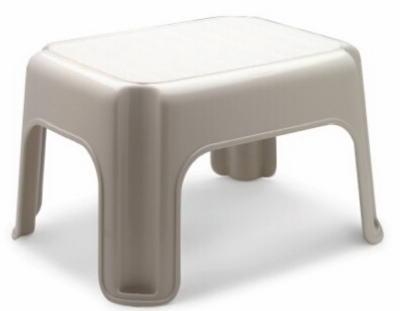 Rubbermaid FG420087BISQUE Utility Step Stool, 9-1/4 in H, Bisque ...